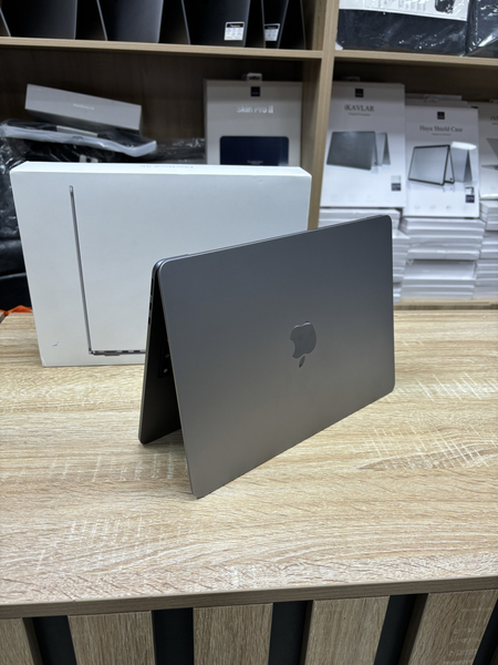 Macbook air 2024 M3 8/256Gb