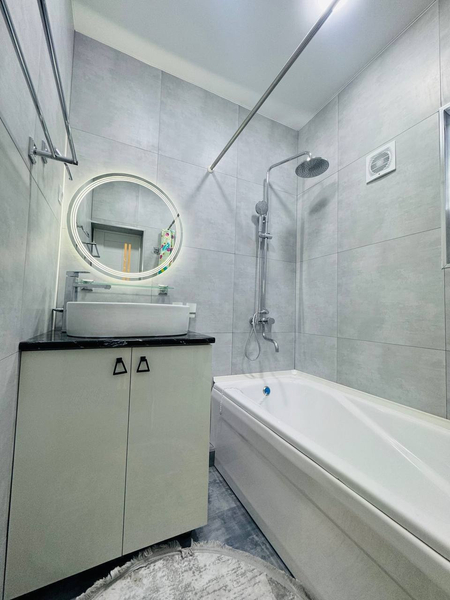 Продается 2х ком. квартира, ор-р: м.Хамида Адимджана, 60м2