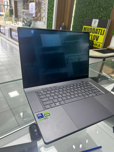 Asus ROG Zephyrus G16/16GB LDDR5/512GB SSD/RTX4050 6GB/16.