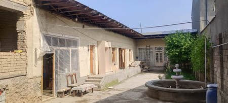 Uy sotiladi 8 honali  4 sotik sharoitlari sharoiti oʻrta sanuzeli  bor