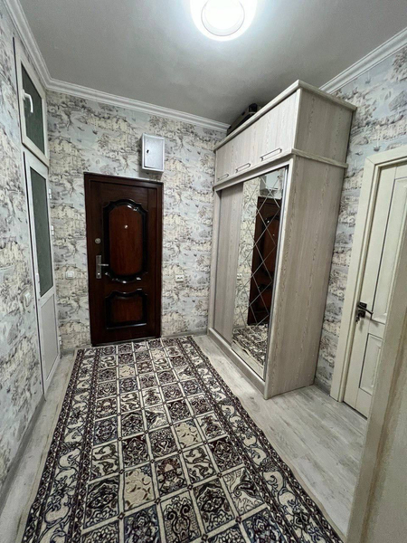 Продается своя 3х ка на против Фархадского рынка
