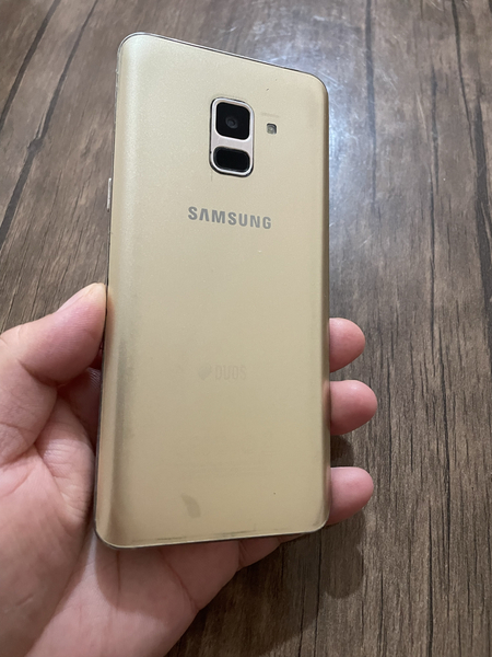 Samsung A8  Gold