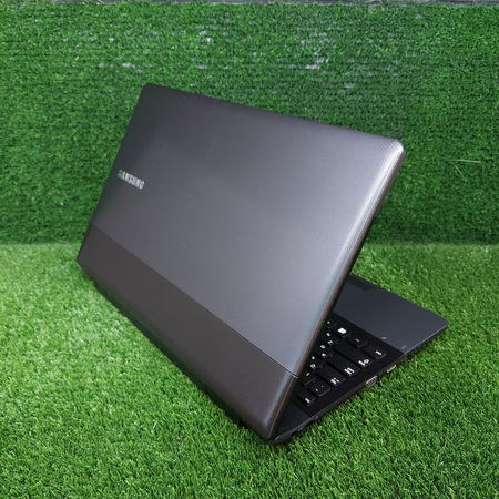 Samsung core i3 4gb 500gb