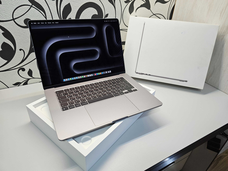 ПРОДАМ Macbook Air 15