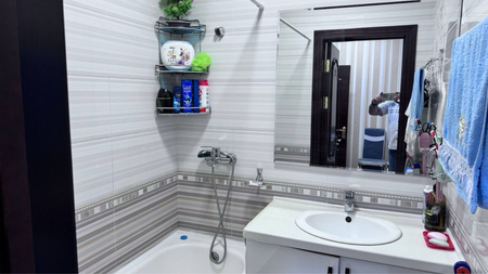 Продается шикарная 2х комнатная кв 105кв.м на 2-этаже ор: 5-микрораён