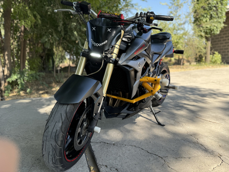Suzuki GSR-750 ABS