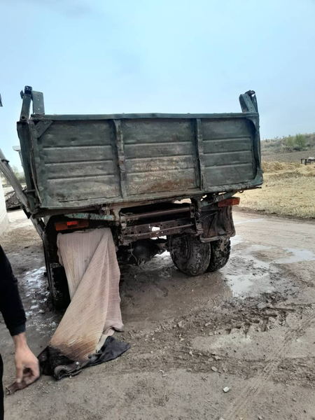 Zil sotiladi narxi 50