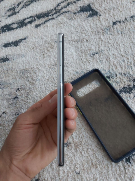 Samsung S10 8 128 GB