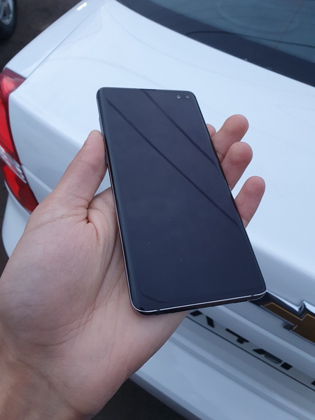 Samsung Galaxy S10 PLUS DUOS. OzU 8/512 GB. Garantya bor. Halol