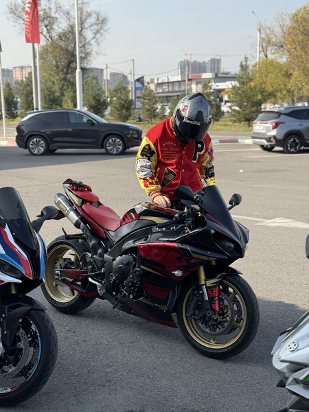 Продаётся Yamaha R1 сделано 2014 restyling прошиттый