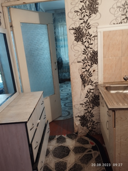 Prodayotsya kvartira 1 kom  s balkonom .bivshee obshejitye v mirabads