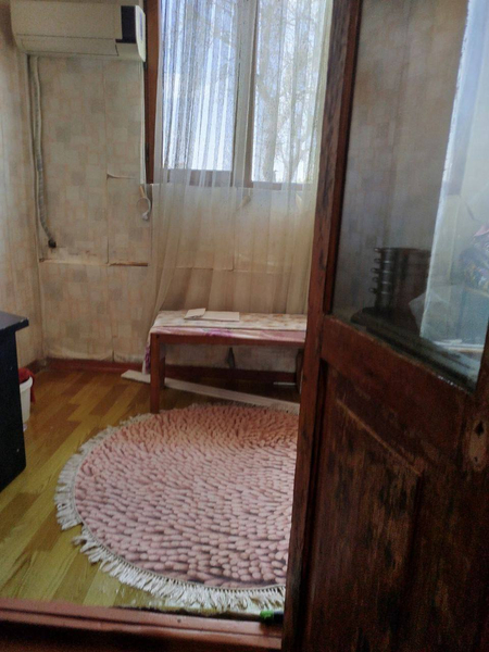 Максим горький метро срочно сдам 2 комнатную  квартиру с обстановкой