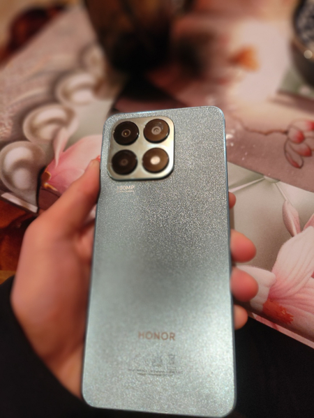 H o n o r X 8 A.