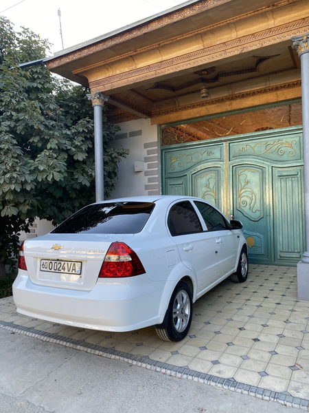 Nexia r3.   Sotiladi