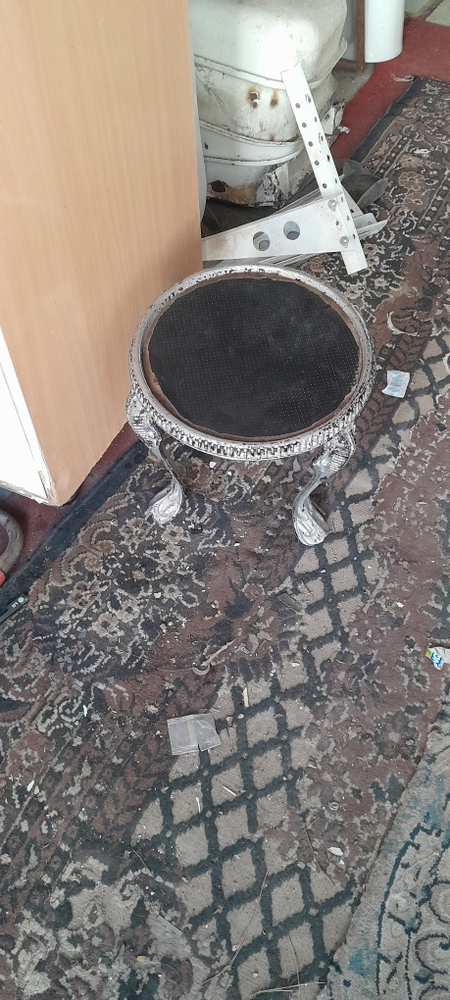Алумемни стулья...