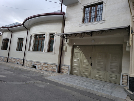 Arenda Talaba qizlar Medgaradok bitonka xazayin kirish addena darvoza