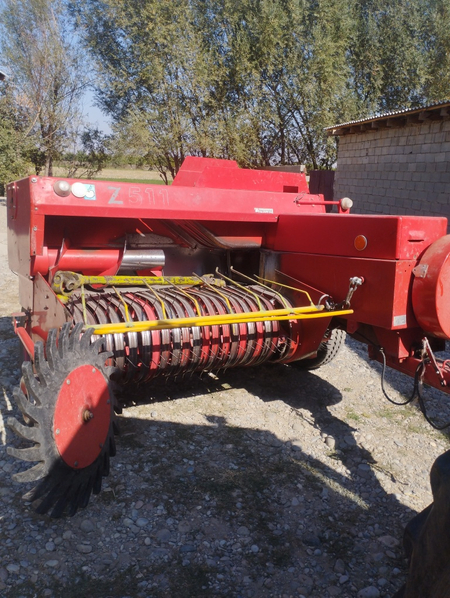 Mtz 80 traktor  pres padbor zet 511.sotiladi.