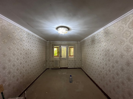 Продается 3х комнатная квартира в районе Микрорайона