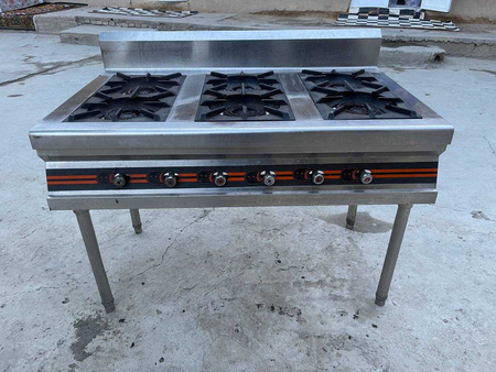 Плита газовая в хорошем состоянии