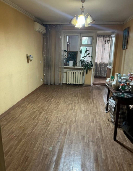 Чилонзор 23 2этаж 2,6 балкон 
2ком  срочно продам