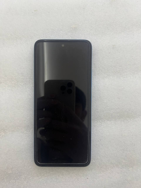 Redmi 12 8/256Gb idial iPhone ga obmen bor sieochni sotiladi