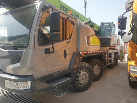 Автокран Zoomlion 55т сотилади