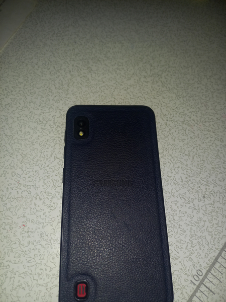 Samsung A10 Qizil