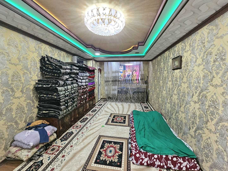 Срочно продаётся квартира в Шайхантахуре 2/2/9 (J2728 )