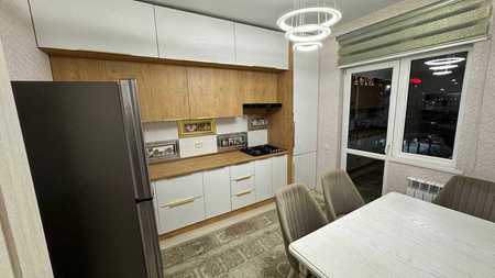 Parkentda ta’mirli, balkonli kvartira – 58,000$