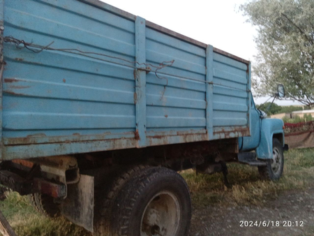 Gaz 53 sroshna sotiladi 4000$ kelishtiramiz