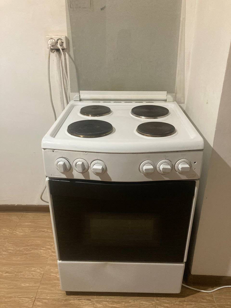 Продаеться электроплита
