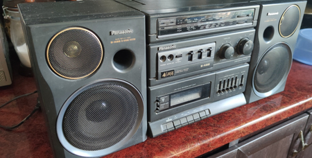 Продам Винтажный магнитофон 1990 годов Panasonic RXCS780