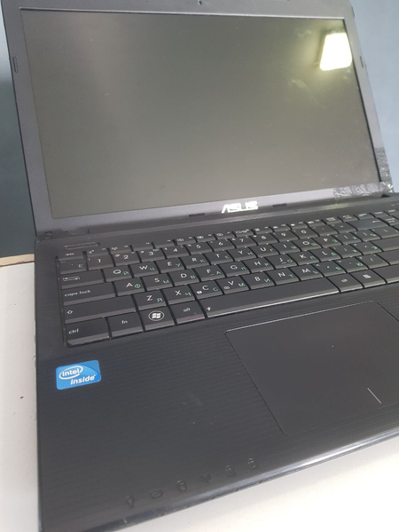 Asus Noutbuk sotiladi