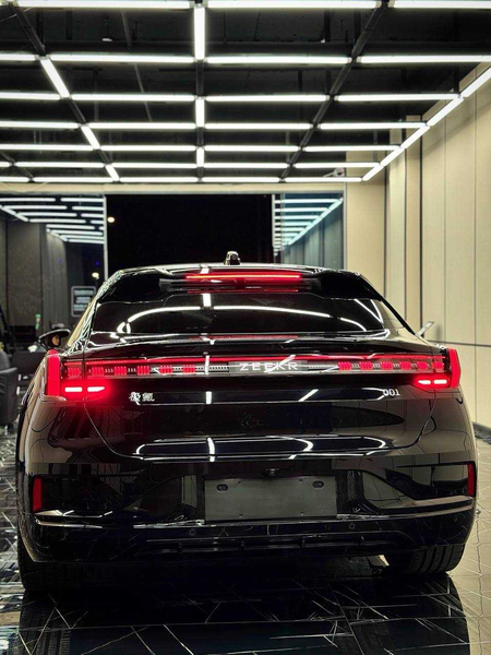 Zeekr 001 YOU Z-sport