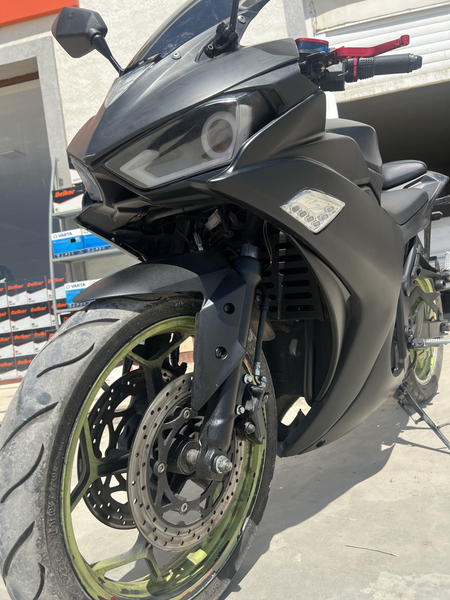 Yamaha R3 replica electonniy