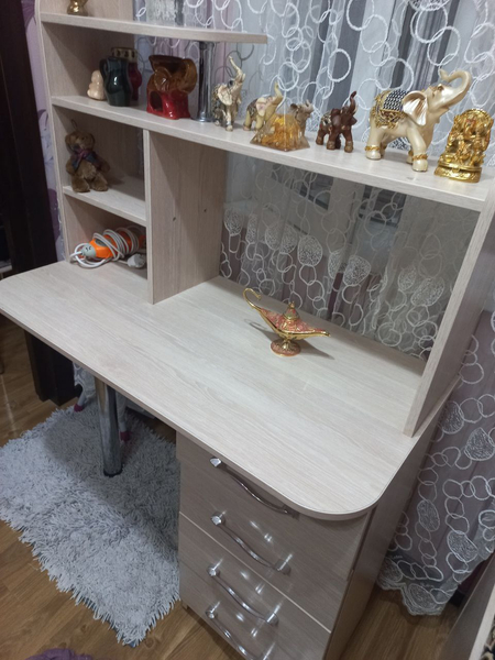 Продам компьютерный столик