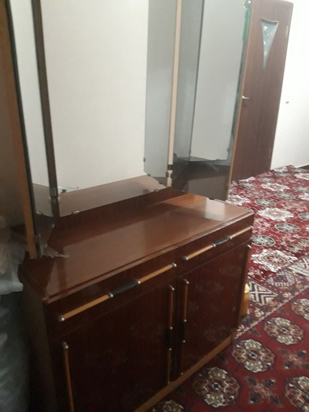 Спальный шкаф, тумба, трюмо и кроват комплект  сатылады