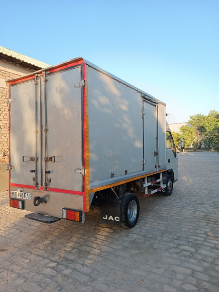 Isuzu Jac sotiladi 9.300$ kelishiladi