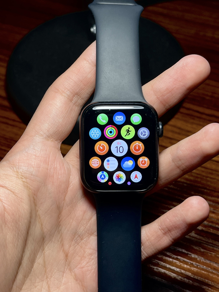 Apple  Watch SE 2 (2024)