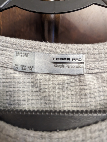 Продам фирменные мужские кофточки