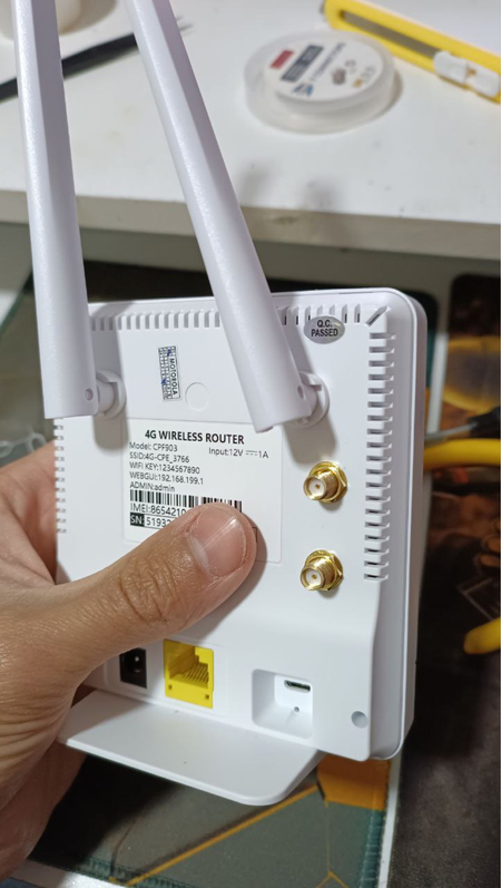 WiFi Router 4G CPE Sim kartali, Tashqi antenna ulanadigan porti bilan