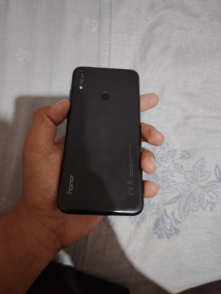 Honor 8A ideal holatda 64 xotira