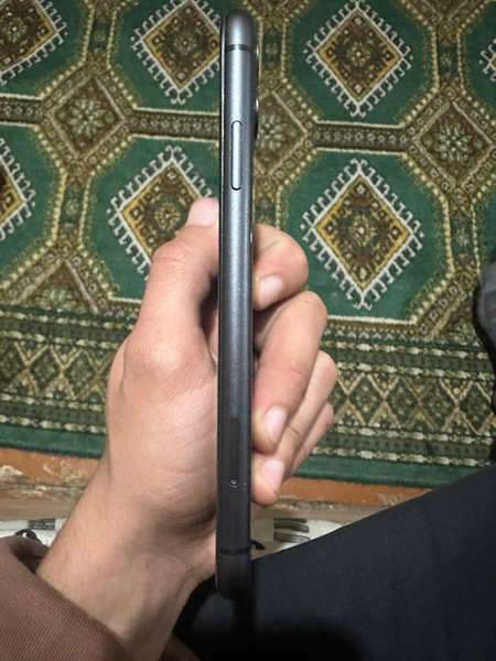 Iphone 11 srochna sotiladi