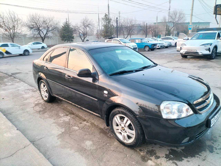 Лачетти 1,8. 3- позиция автомат  2012 год. пробег 126000.