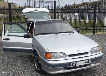 Lada 2114 sotiladi