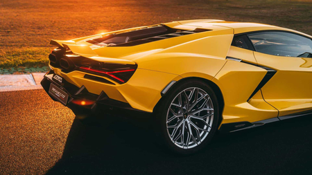 Lamborghini Revuelto