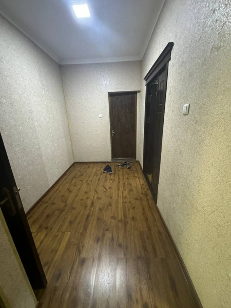Срочно. Ц-квартал. ор: Метро мирзо Улугбек. 3/4/5. 100м² Кирпич.