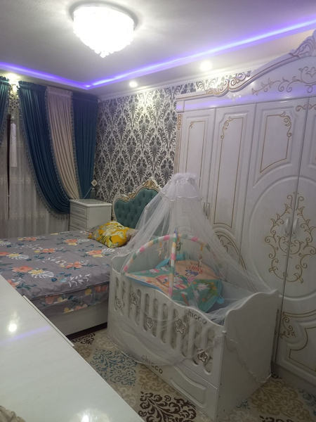 Срочно, сотилади 9 этаж, 4 хонали 82,43 кв