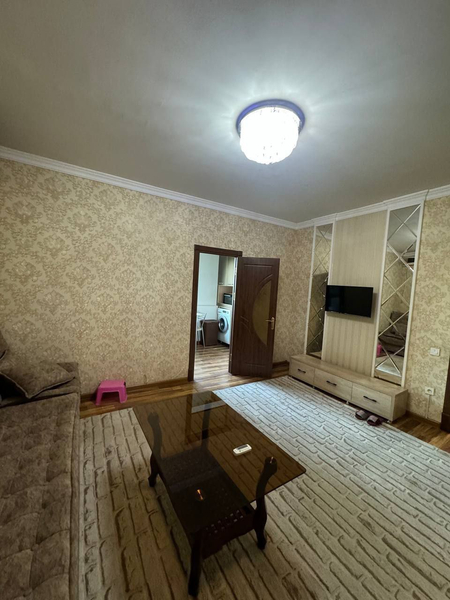 Бий Пушкина. 2в3/4/9  57м²  Панель. Ор-р 71 школа
