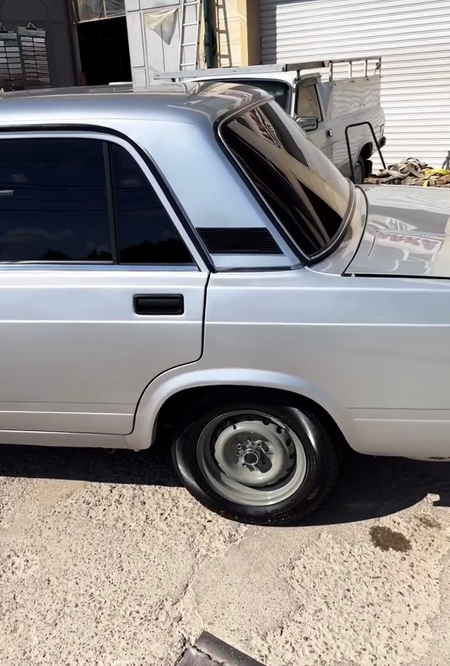 2107 срочни сотилади